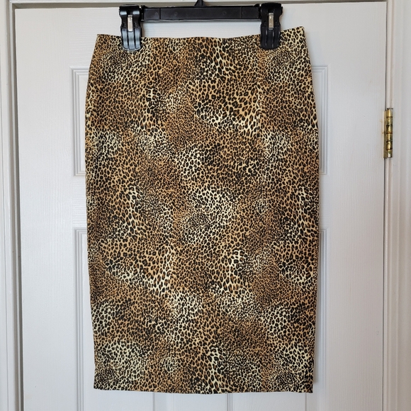Dex | Skirts | Dex Leopard Print Midi Skirt Size Medium | Poshmark